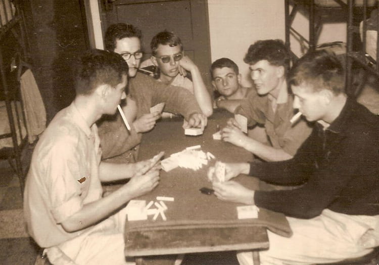 Photo de classe Partie de poker au 10é GAMA de 1965, 10e Gama - Copains ...