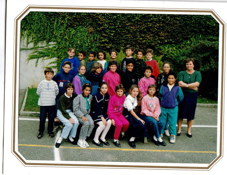 Photo de classe CM2 de 1991, Ecole Beaucourt (Beaucourt) - Copains d'avant