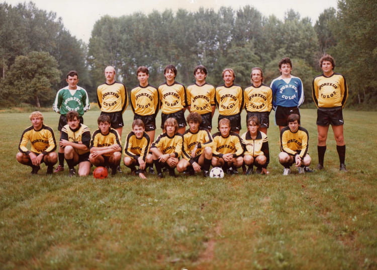 Photo de classe Foot de 1985, As Chanaz - Copains d'avant