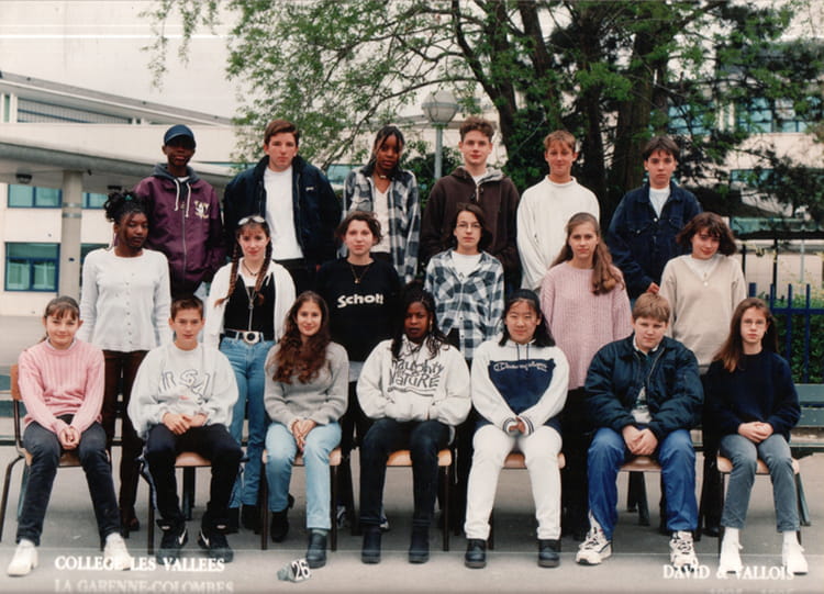 Photo de classe 4ème2 de 1996, Collège Les Vallées - Copains d'avant