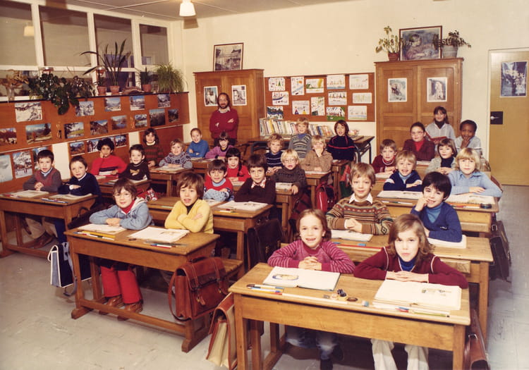 Photo de classe CE1 de 1982, ECOLE OUEST - Copains d'avant