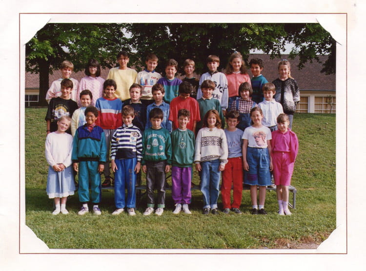 Photo de classe CM2 MAX DORMOY 1989 de 1989, école Primaire Max Dormoy ...