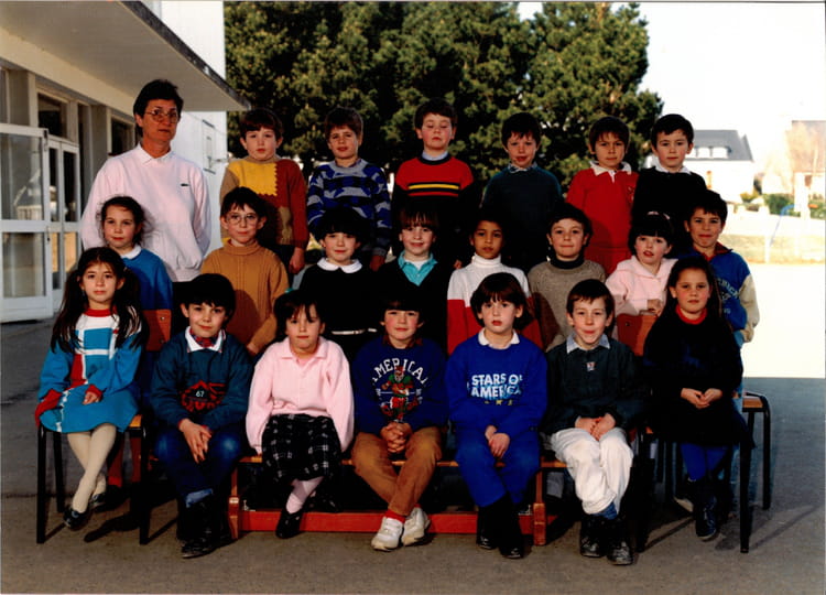 Photo de classe CP B 1986-1987 de 1987, ECOLE PABLO PICASSO - Copains d ...