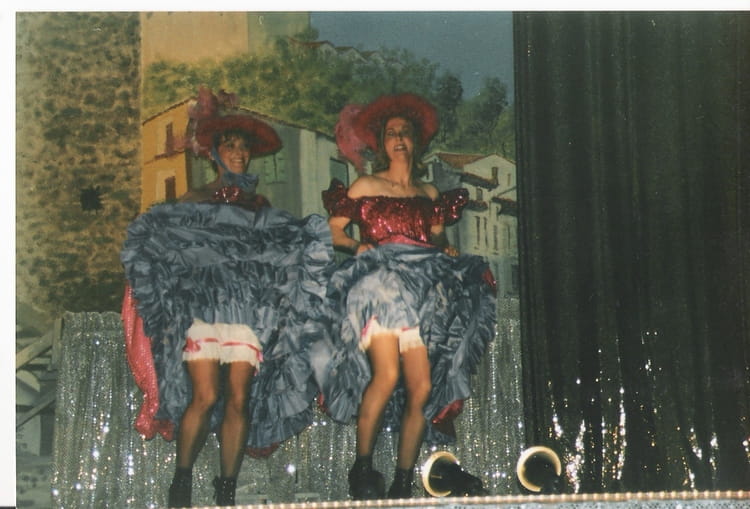Photo de classe French cancan de 1970, Les Folies De Caprice - Copains ...