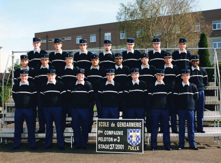 Photo de classe Ecole GAV Tulle 2001 de 2001, Ecole Gendarmerie Tulle ...