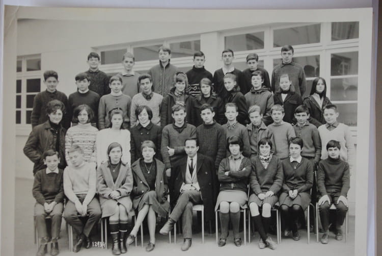 Photo de classe Troisième ou seconde de 1966, Lycée Mixte De ...