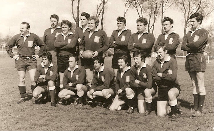 Photo de classe Equipe de Street de 1969, CSG RUGBY - Copains d'avant