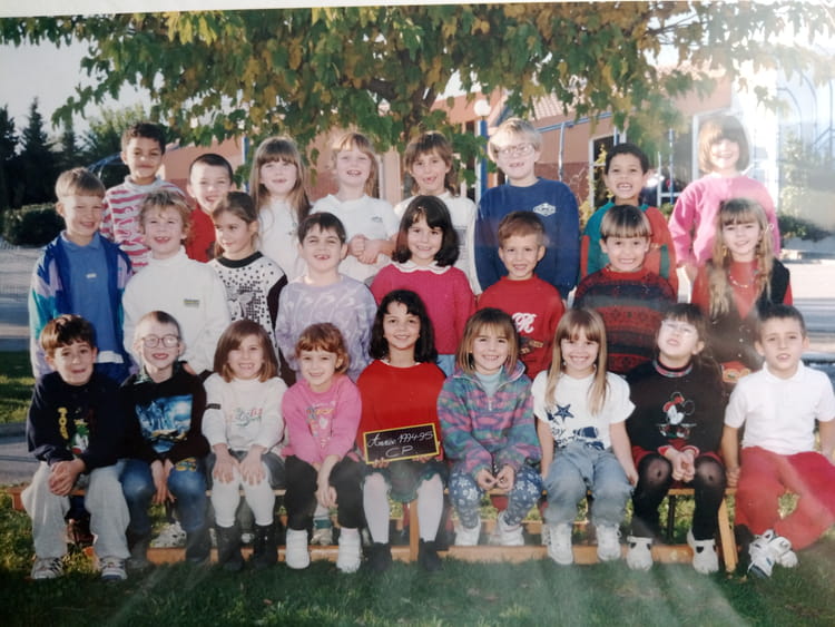 Photo de classe Classe de Mme Borel de 1994, Ecole Pierre Mendes-france ...