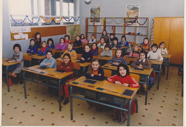 Photo de classe CE2 de 1975, Ecole Andre-marie Ampere - Copains d'avant