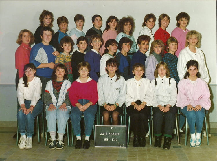 Photo de classe Th ETC de 1988, LYCEE ALAIN FOURNIER A VERDUN - Copains ...