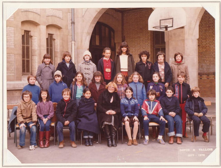 Photo de classe 6E de 1977, Collège Buffon - Copains d'avant