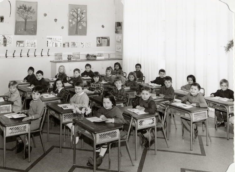 Photo de classe Classe enfantine de 1969, Ecole Léon Gambetta - Copains ...