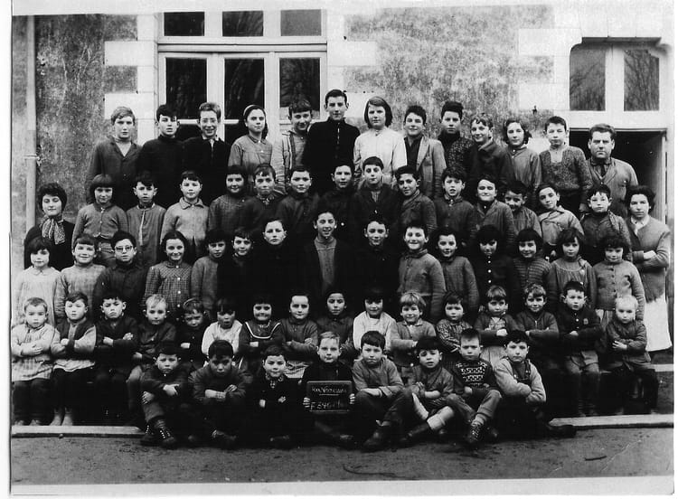 Photo de classe Classe primaire ancienne classe de 1960, ECOLE PUBLIQUE ...