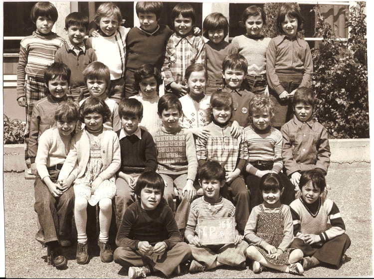 Photo de classe CP B 75-76 STUART MILL A de 1975, ECOLE STUART MILL A ...