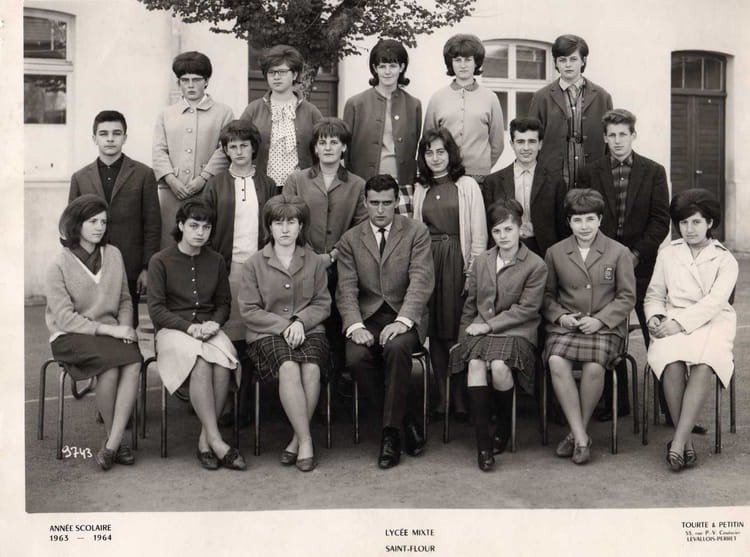 Photo de classe 3éme A de 1964, Lycée Haute Auvergne - Copains d'avant