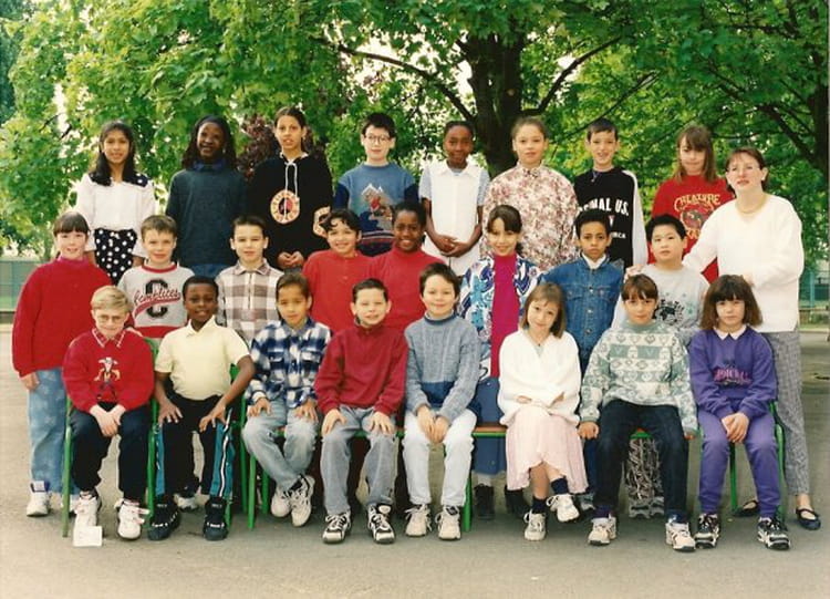 Photo de classe Cm1 de 1992, ECOLE PAUL ELUARD - Copains d'avant