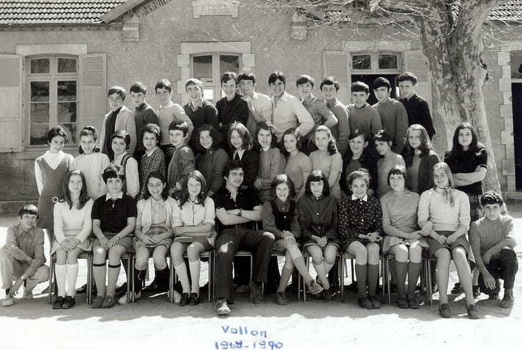 Photo de classe 4ème CEG VALLON EN SULLY de 1969, Collège Alain ...