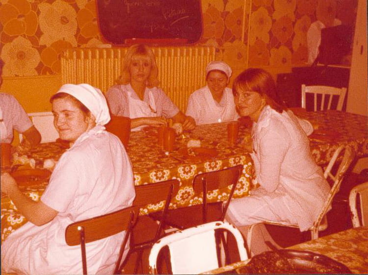 Photo de classe Dans la salle de cours de 1979, Asso La Nouvelle Etoile ...