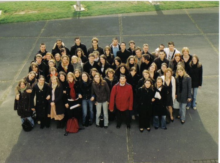 Photo de classe Promo GEA 2006-2008 de 2007, Iut Reims - Châlons ...