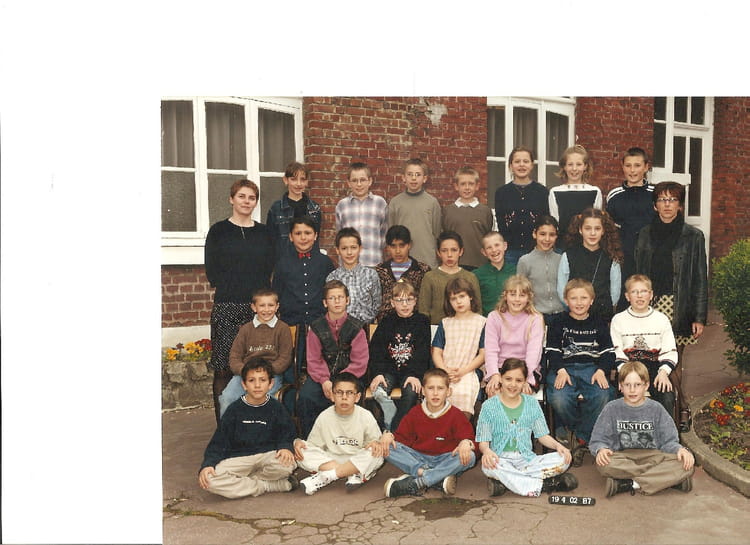 Photo de classe CM1 de 2001, Ecole Emile Zola (Denain) - Copains d'avant