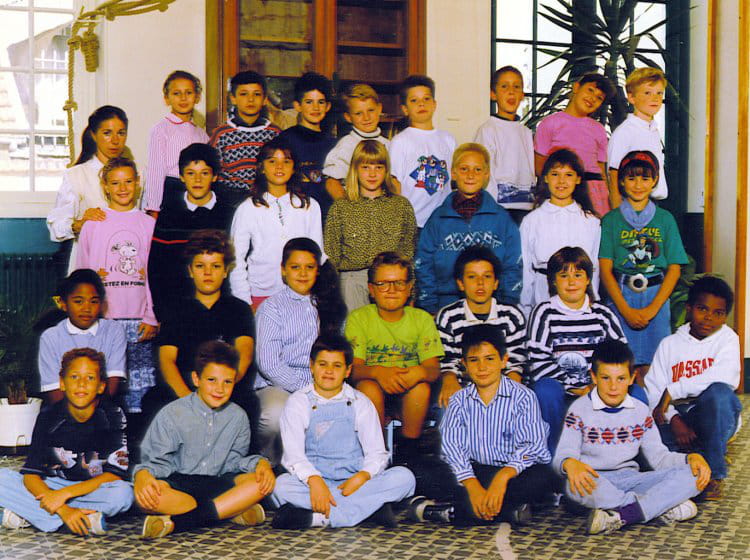 Photo de classe JE SAIS PLUS de 1987, ECOLE SAINT SIMON - Copains d'avant