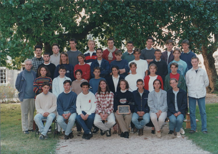 Photo de classe TS3 de 1997, Lycée Saint-françois Xavier - Copains d'avant