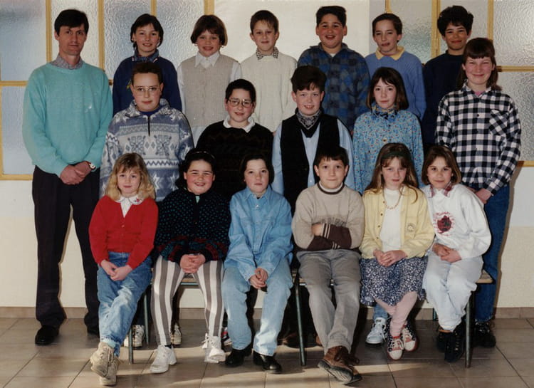 Photo de classe CE2 CM1 CM2 de 1995, Ecole De La Grand Rue (Reuil ...