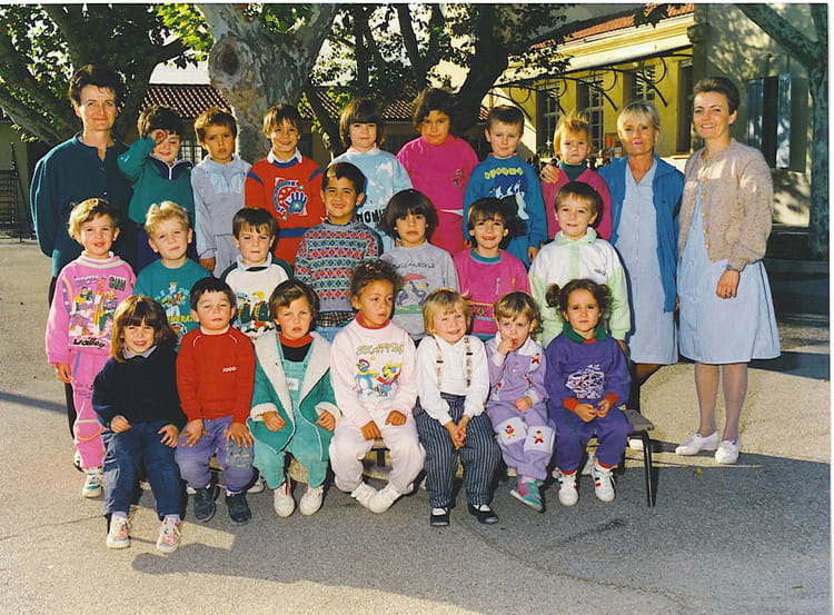 Photo de classe Maternelle 1989-1990 de 1989, Ecole La Crau-bel Air ...