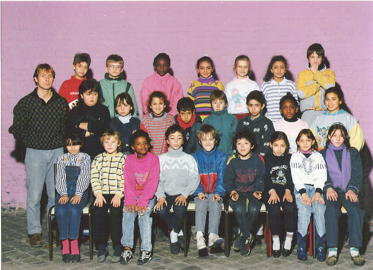 Photo de classe Cm2 de 1988, ECOLE PIERRE DE ROUBAIX - Copains d'avant