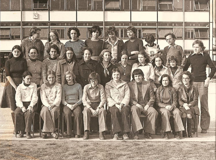 Photo de classe 3ème1 de 1977, Collège Terres Rouges - Copains d'avant