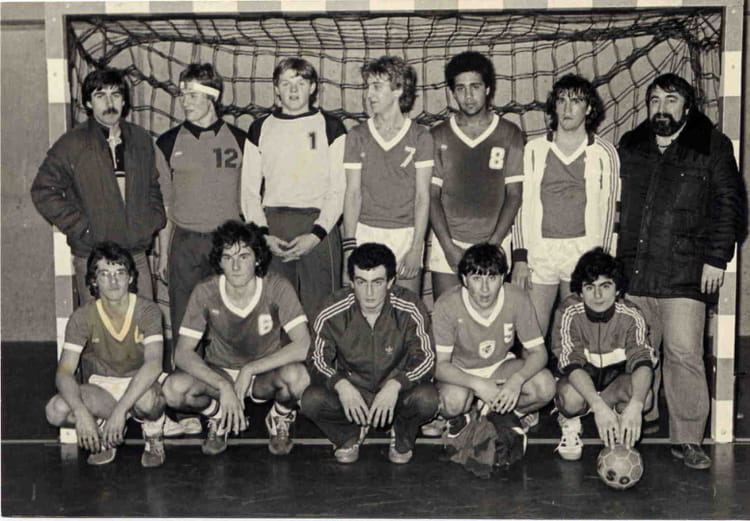 Photo de classe Une bonne equipe de fou de 1980, USO - Copains d'avant