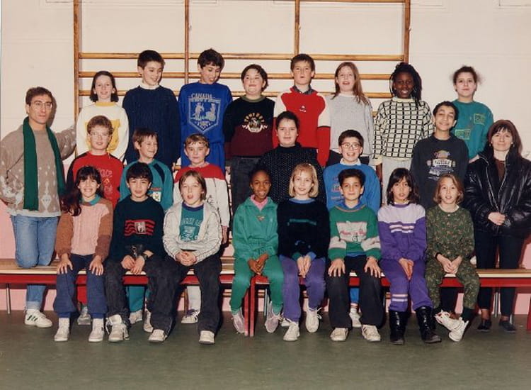 Photo de classe Photo de classe CM2 PARIS 19e de 1989, Collège Armand ...