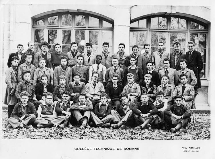 Photo de classe 2° T de 1951, Lycée Professionnel Auguste Bouvet - Copains d'avant