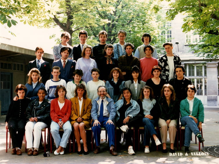Photo de classe Terminale A2 de 1989, Lycée Edgar Quinet - Copains d'avant