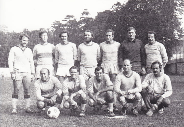 Photo de classe Vétérans A saison 79/80 de 1979, AS MEUDON - Copains d ...