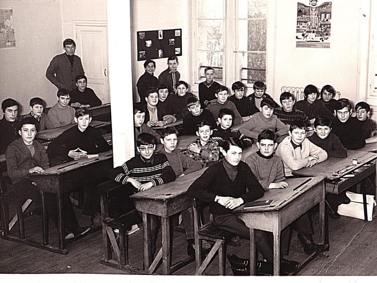 Photo de classe LA CLASSE DE MONSIEUR GERARD MAHE de 1970, ECOLE PAUL ...
