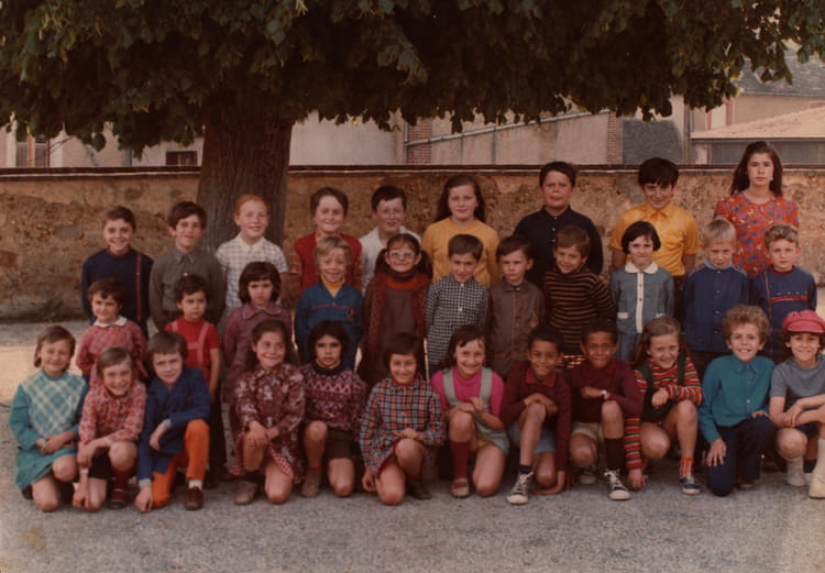 Photo de classe ECOLE CHANTECOQ 1972/1973 de 1972, ECOLE COMMUNAL ...