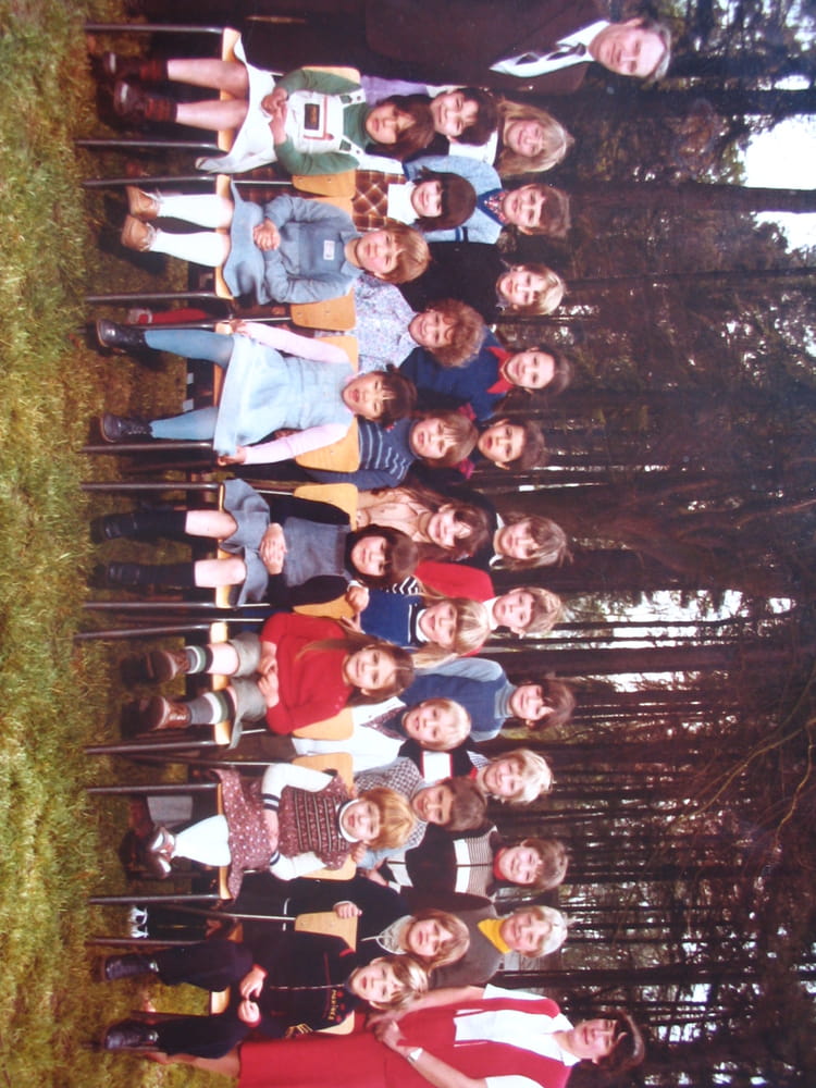 Photo de classe 3eme gardienne ? de 1979, Castel Saint-henri - Copains ...
