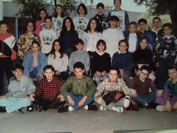 Photo de classe 6°4 de 1993, Collège Emile Roux - Copains d'avant