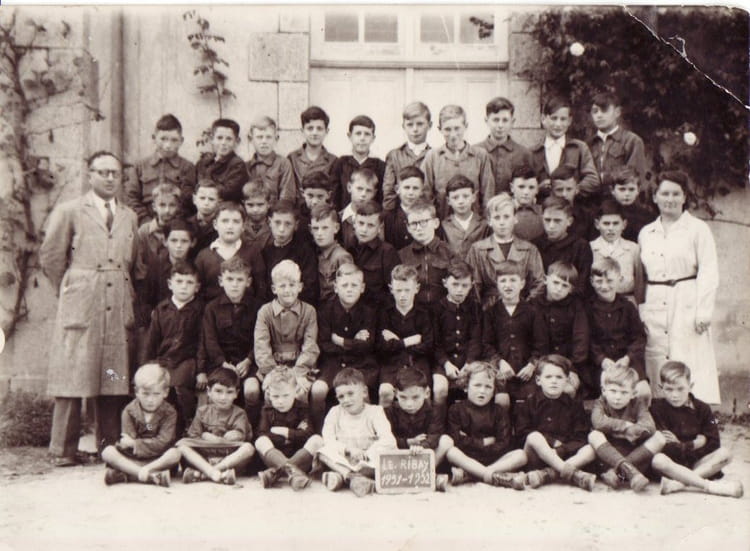 Photo de classe école Les Bruyères le Ribay 53640 de 1952, Ecole Des ...
