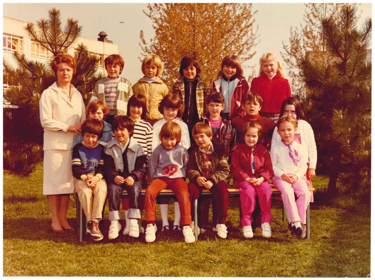 Photo de classe Classe CP de Mme PONCET 1982 de 1982, ECOLE CHARLES DE ... Photo de classe Classe CP de Mme PONCET 1982 de 1982, ECOLE CHARLES DE ...