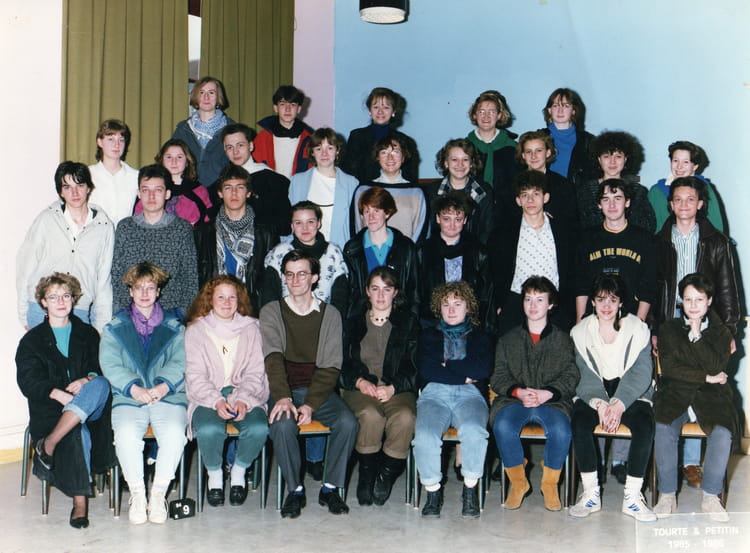 Photo de classe 2nde génér. Art Plastiques de 1986, Lycée Jacques Amyot ...