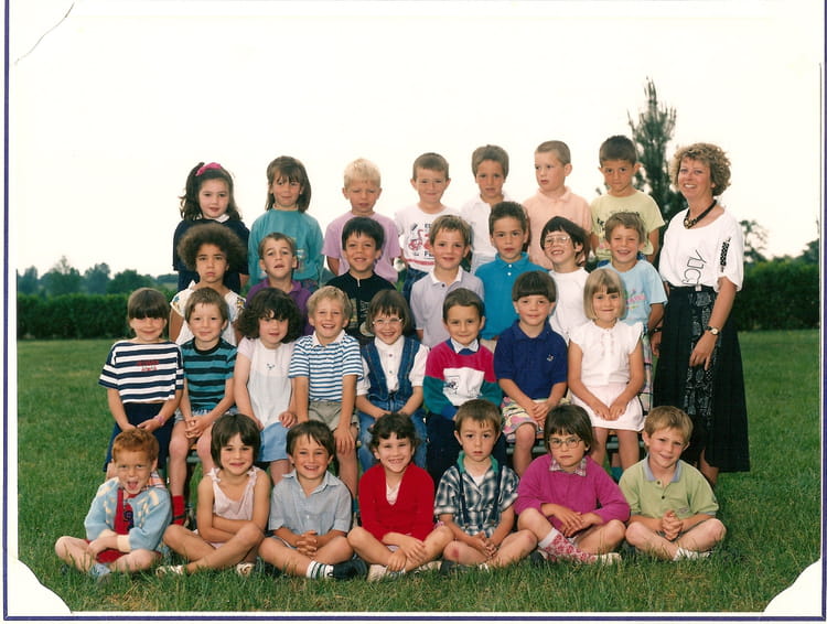 Photo de classe Moyenne séction de 1989, Ecole Gaston Chaissac (Les Essarts) - Copains d'avant
