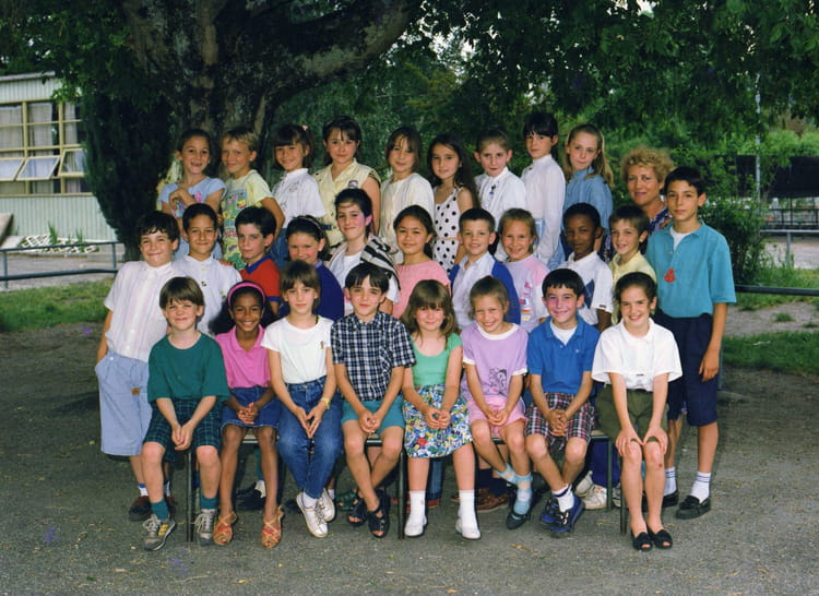Photo de classe CE2 de 1989, ECOLE JULES MICHELET - Copains d'avant