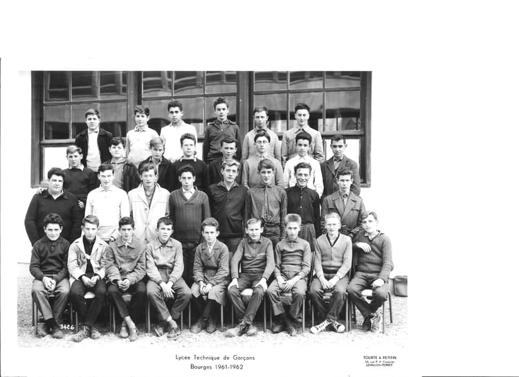Photo de classe 1ère année de CAP de 1961, Lycée Pierre-emile Martin - Copains d'avant