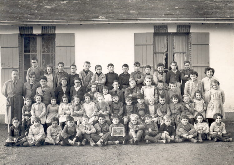 Photo de classe Année 1953 de 1953, école Primaire La Pommeraye - Copains d'avant