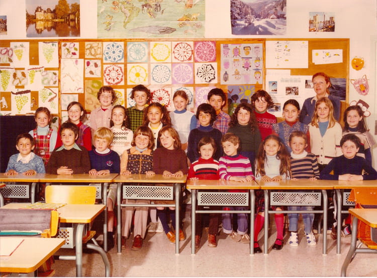 Photo de classe CE2 de 1977, ECOLE VAL FLEURI - Copains d'avant