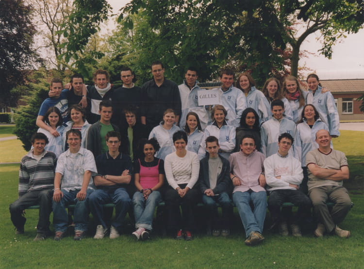 Photo de classe Terminale S2 2004-2005 de 2005, Institut D'anchin ...