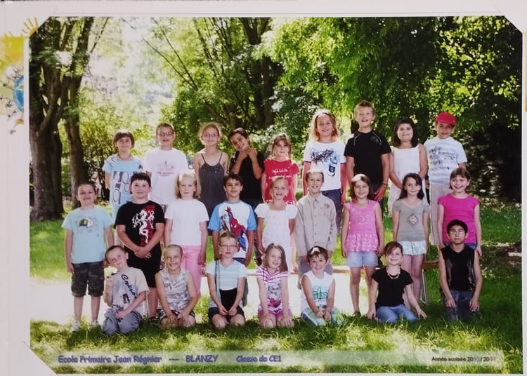 Photo de classe Photo de classe 2010/2011 - Classe CE1 de 2011, Ecole ...