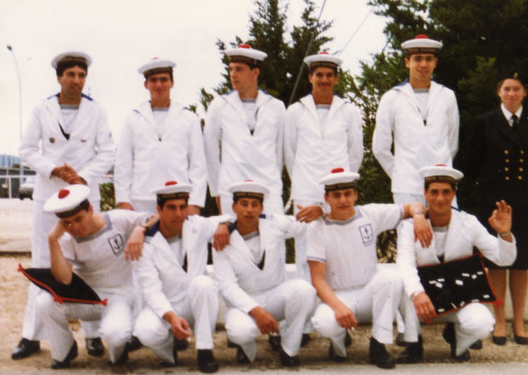 Photo de classe Copains de 1983, DIRECTION DU PORT - Copains d'avant